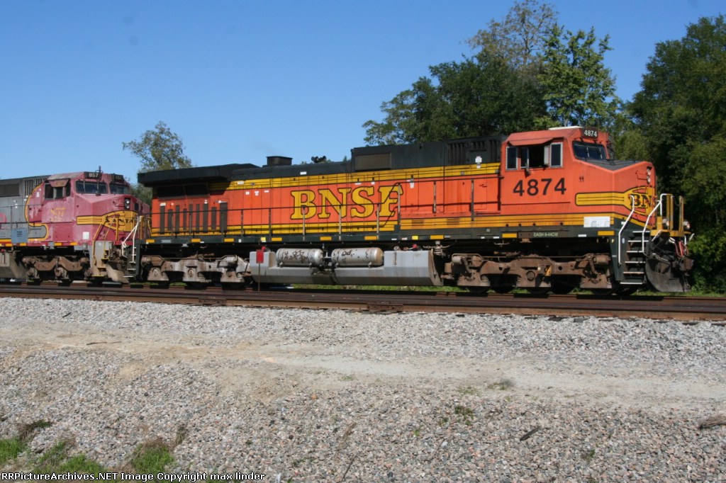 BNSF 4874